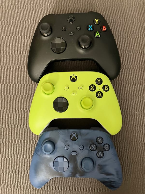 How to Fix an Xbox Wireless Controller that Disconnects or Buttons ...